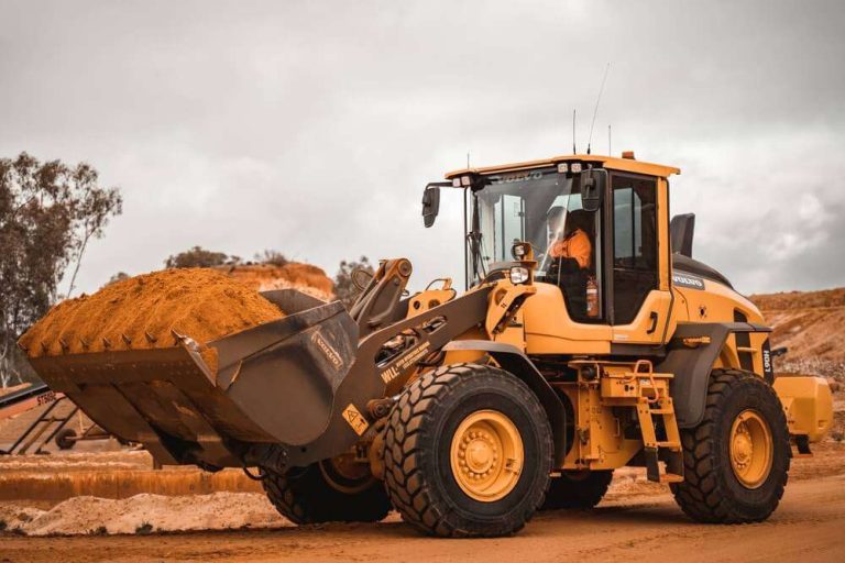 FRONT END LOADER TRAINING – Riley Operator Skills Training Centre